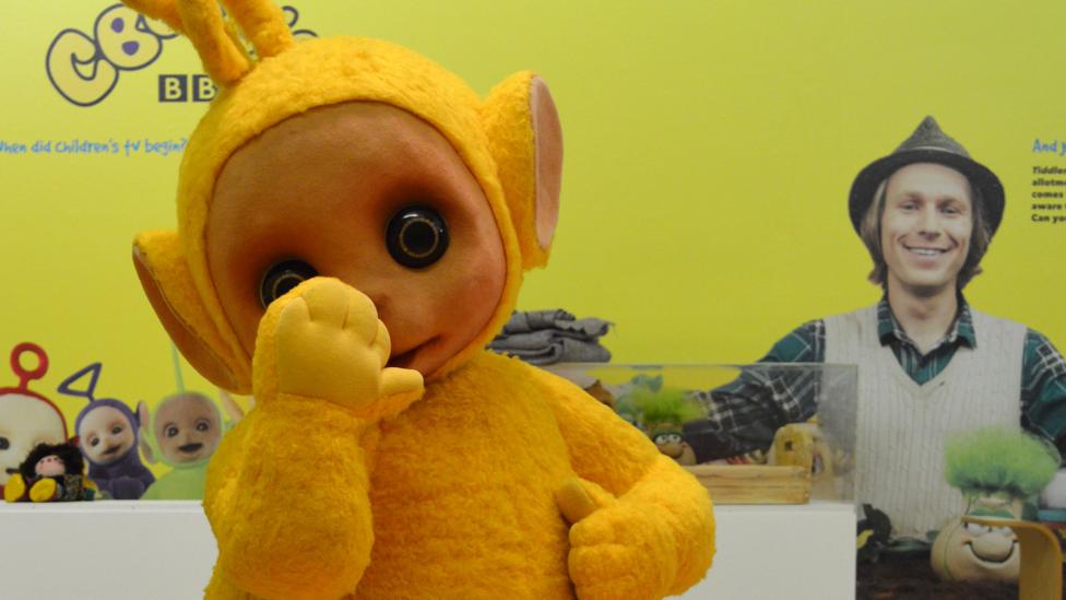 CBBC presenters past and present celebrate 30th anniversary - BBC News