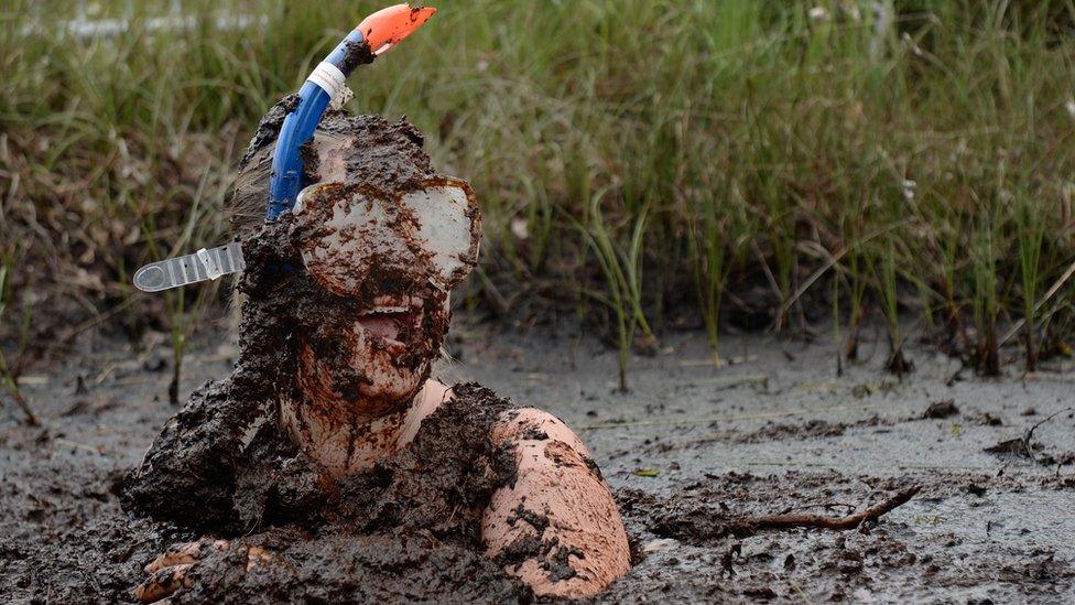 Muddy fun in the Irish Bog Snorkelling Championships - BBC Newsround