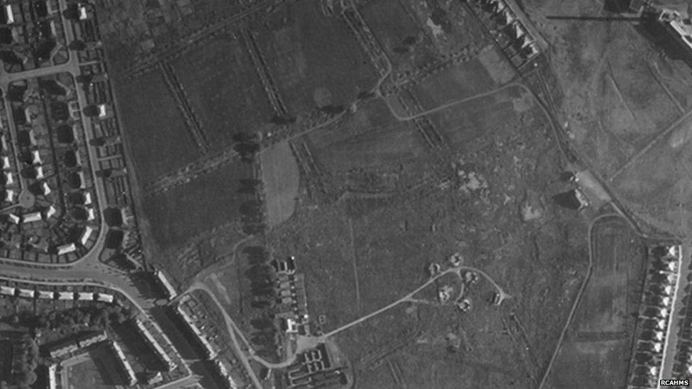 Forgotten fairways: Golf courses lost in the rough of war - BBC News