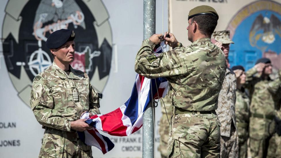 UK's Afghanistan war effort honoured in service - BBC News