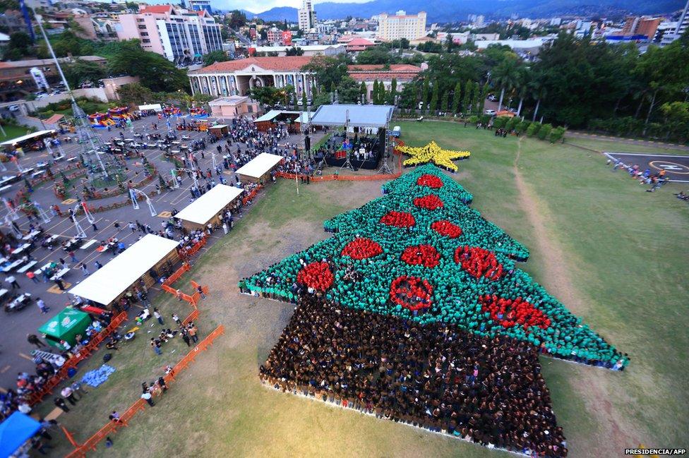 Day in pictures: 2 December 2014 - BBC News