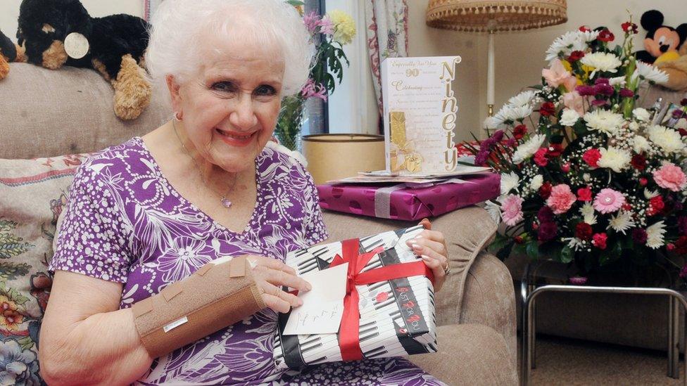 Northern Ireland year in pictures - January to March 2014 - BBC News