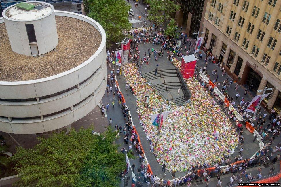 Day in pictures: 18 December 2014 - BBC News