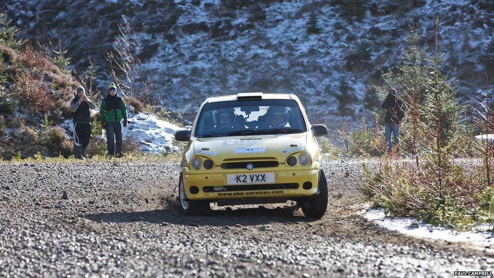 Nought to 60: Freezing weather for 60th Snowman Rally - BBC News