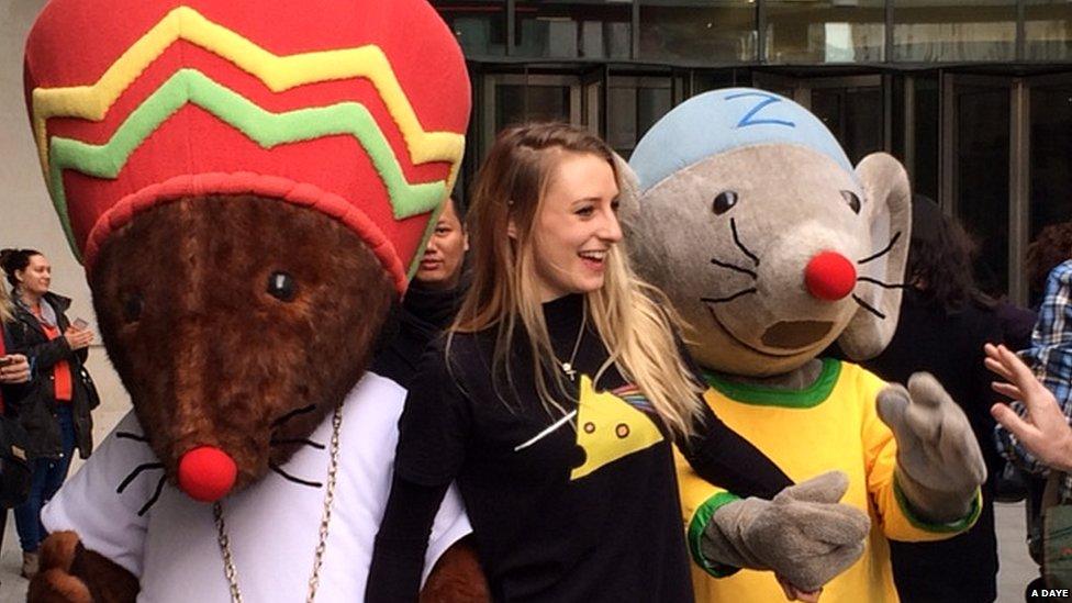 Red Nose Day 2015: Your pictures - BBC News