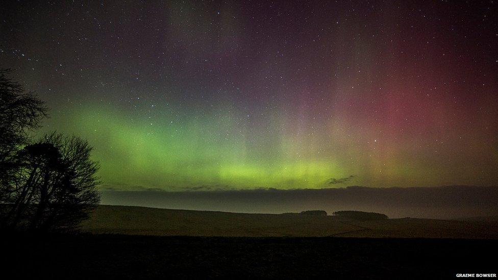 Northern Lights captured across the North East and Cumbria - BBC News