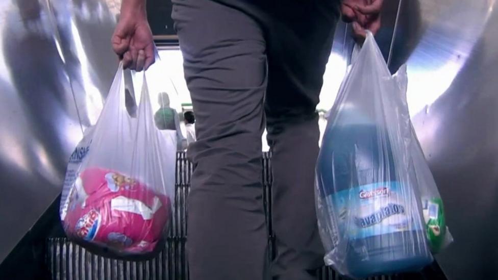 Venezuela: The most expensive Nutella in the world? - BBC News