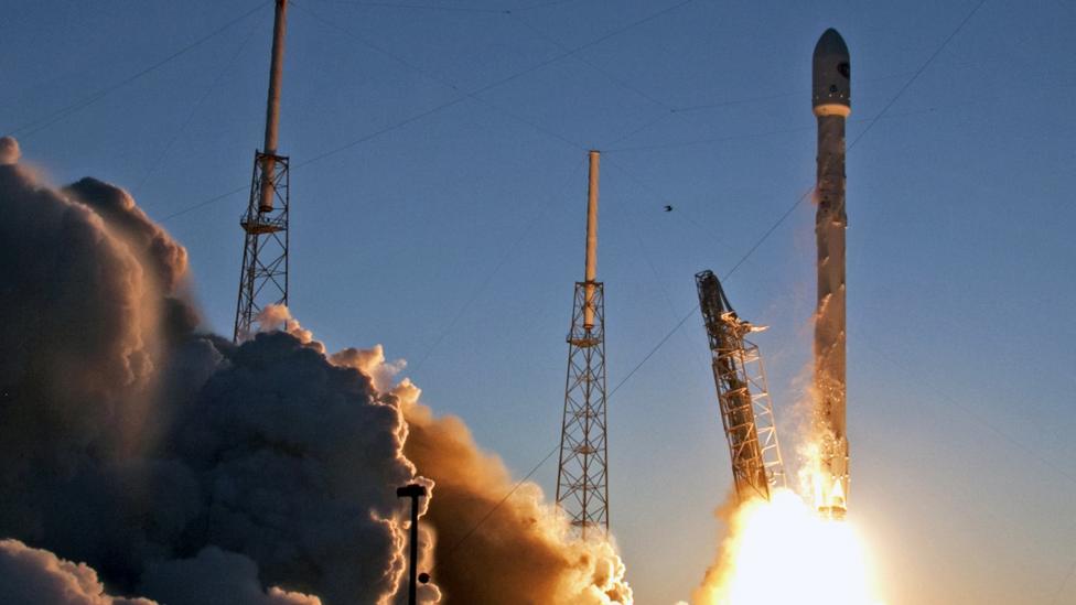 SpaceX rocket in historic upright landing - BBC News