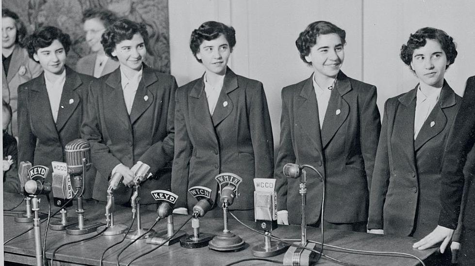 Annette Dionne: Last of Canada's Dionne quintuplets dies aged 91 - BBC News