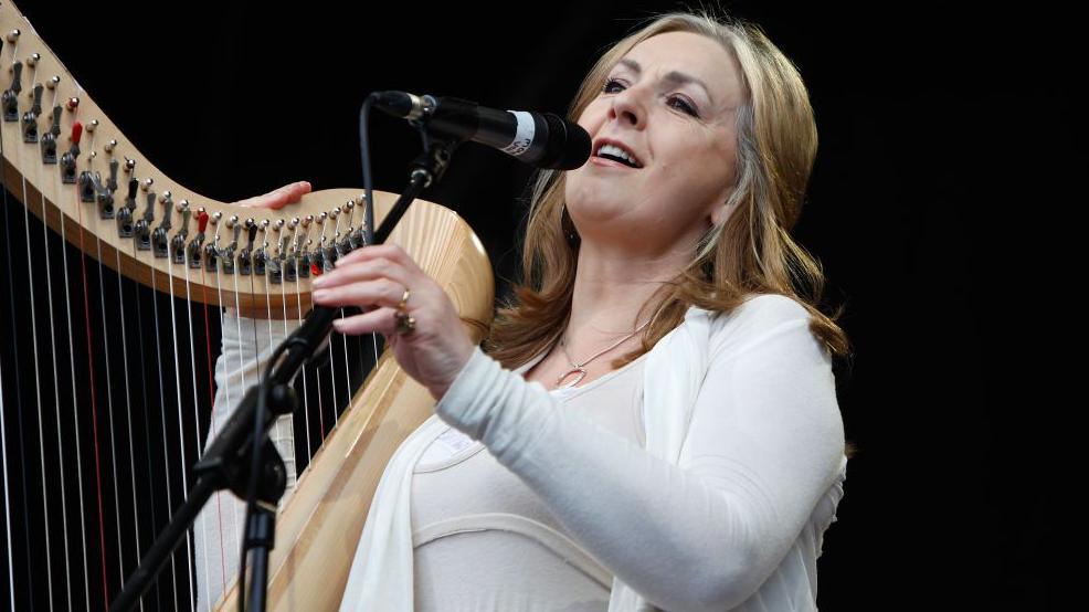 Moya Brennan: Irish musician dies aged 73 - BBC News