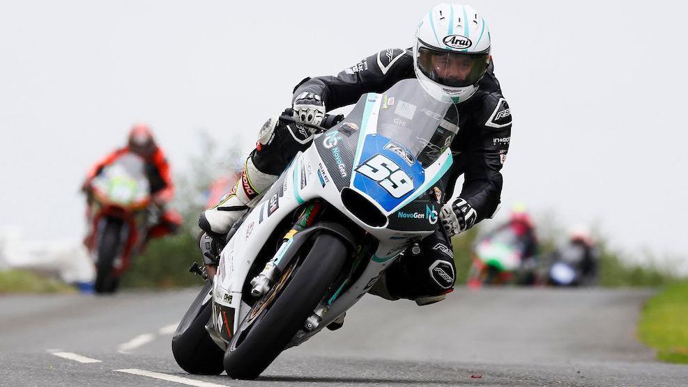 Darryl Tweed: Ballymoney rider crowned IRRC Superbike champion - BBC Sport