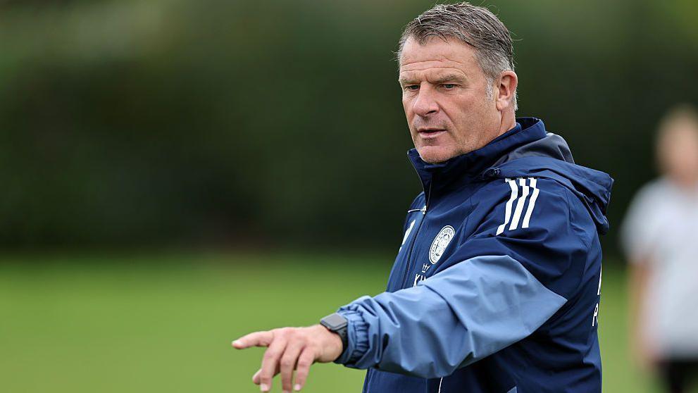 WSL latest: Rick Passmoor wants Leicester improvement in attack - BBC Sport
