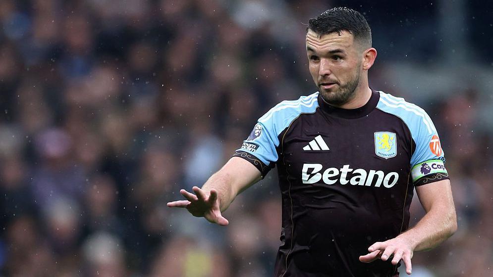 Aston Villa news: John McGinn signs new Villa deal - BBC Sport