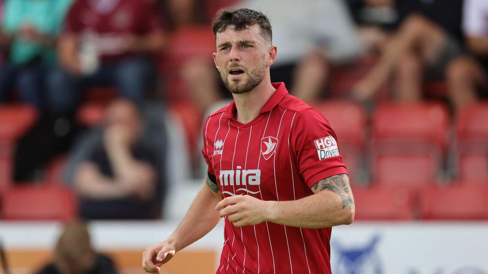 Dundee United: Will Ferry becomes first summer signing - BBC Sport