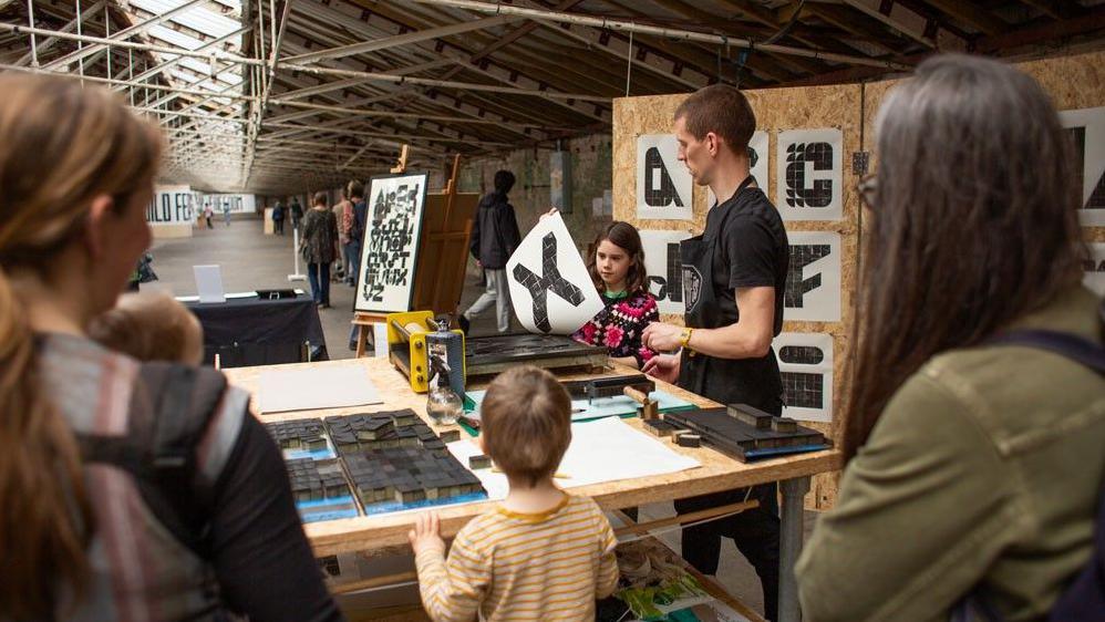 Shipley letterpress murals go on show at historic mill - BBC News