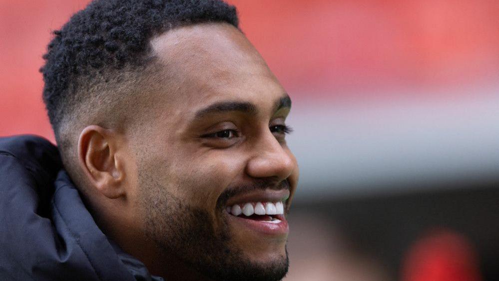 Danilo returns in Rangers defeat to Ajax - BBC Sport