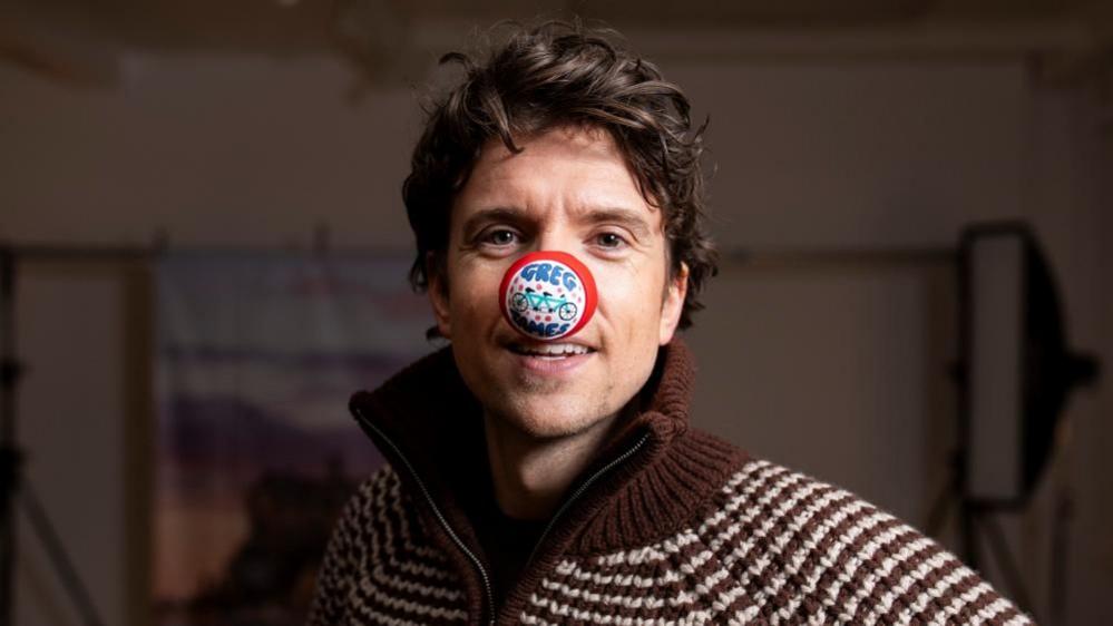 Greg James: Radio 1 Breakfast DJ set for Comic Relief challenge - BBC News