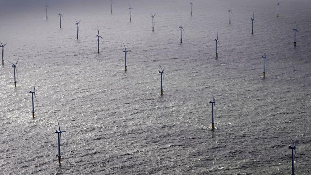 UK to join major wind farm project with eight European countries - BBC News