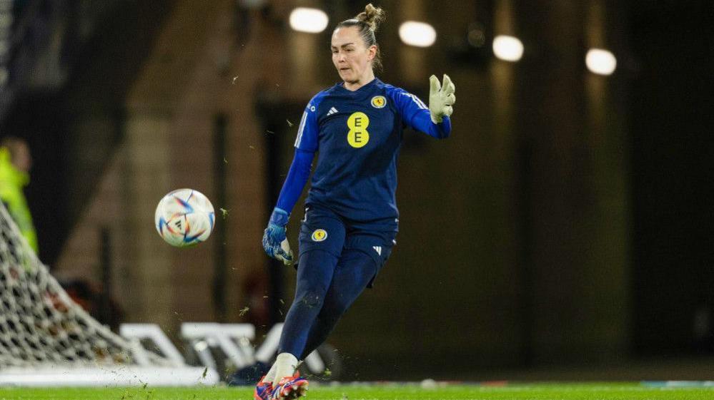 Lee Gibson 'proud' of Scotland despite defeat to Netherlands - BBC Sport