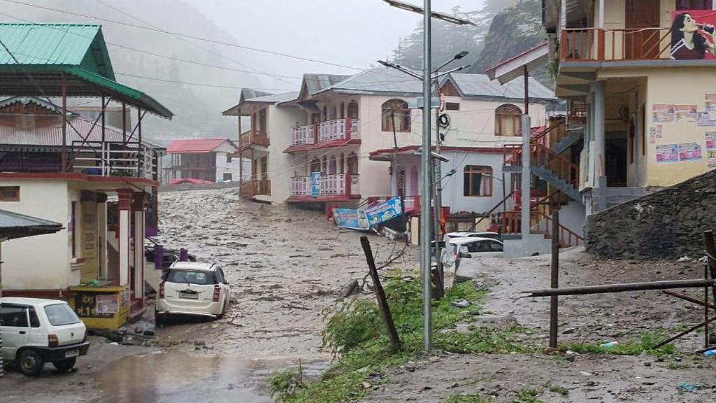 More than 100 missing after flash floods in India