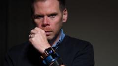 Como é a vida do 'ciborgue' americano Chris Dancy, o homem mais ...