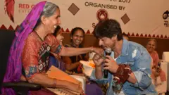 મહિલા સશક્તીકરણ, ભરતકામ, શાહરુખ ખાન, હિલેરી ક્લિન્ટન, આત્મનિર્ભર ગુજરાત, ગુજરાત, બીબીસી ગુજરાતી, ગુજરાતની કળા, ગુજરાતની સંસ્કૃતિ