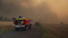 आग बूझाती गाड़ियां