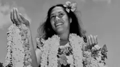 امرأة من السكّان الأصليين في هاواي (صورة أرشيفية تعود لعام 1955)