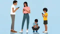 صورة توضيحية لعائلة تتبادل الرسائل النصية عبر الهواتف الذكية 