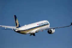 Samolot Airbus A-350 linii Singapore Airlines startuje z lotniska Zaventem w stolicy Belgii