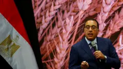 رئيس الوزراء المصري مصطفى مدبولي يقول إن بلاده تجاوزت الأزمة الاقتصادية 