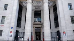 Bush House w centrum Londynu, w którym do 2012 r. mieściła się siedziba BBC World Service. 