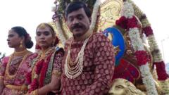 En fotos: la multitudinaria fiesta quinceañera de Rubí, a la que 1,3 ...