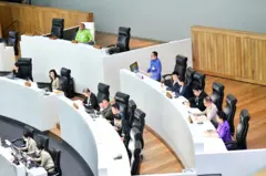 การประชุมวุฒิสภาเพื่อโหวตรับรองตุลาการศาลรัฐธรรมนูญ มี พล.อ.เกรียงไกร ศรีรักษ์ ทำหน้าที่ประธานที่ประชุม