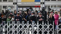 Журналісти від ранку чекають розвитку подій у Стамбулі