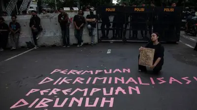 Kerusuhan Mei 1998: Kisah warga keturunan Tionghoa yang menetap di luar ...