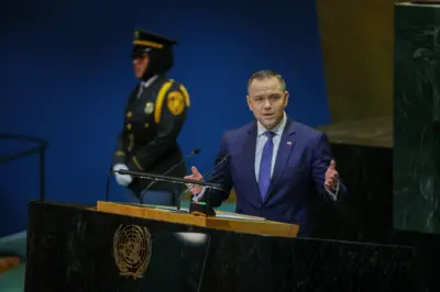 Carlo Acutis: Od chrztu w Londynie do pierwszego świętego milenialsów - BBC News Polska