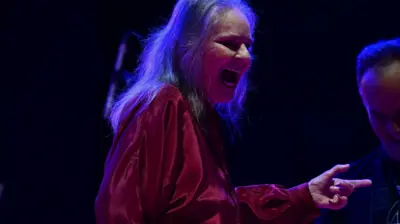 O que é um zeptosegundo, a menor unidade de tempo já medida - BBC News ...