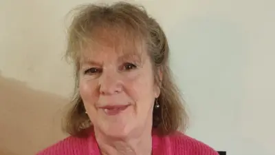 Boy of six killed in hit-and-run crash in Southend - BBC News