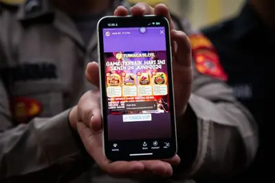 Amerika Serikat: Apa itu tarif, mengapa Trump menggunakan tarif, dan mengapa tarif ditakutkan ...