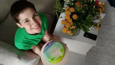 Орина під час святкування 1 року в ремісії