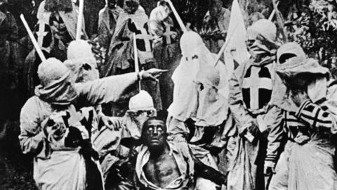 O ressurgimento da Ku Klux Klan no ano de seu 150º aniversário - BBC ...