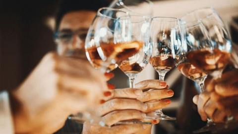 Lo que la forma en la que hablas y las palabras que escoges dicen de ti ...