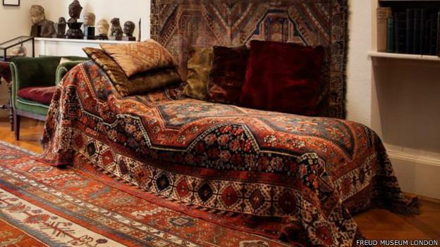Cómo el diván de Sigmund Freud cambió la historia - BBC News Mundo