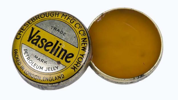 Cómo la humilde vaselina se convirtió en un negocio multimillonario (y ...