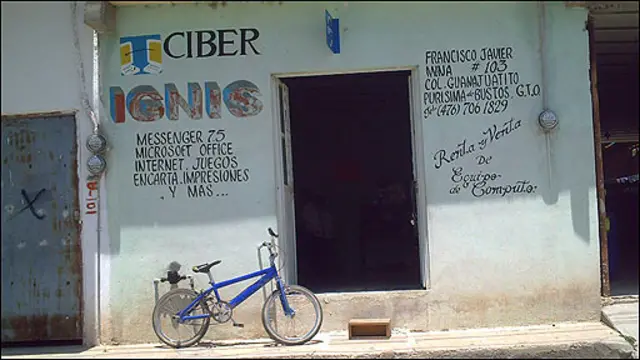 Cibercafés que unen al mundo - BBC News Mundo