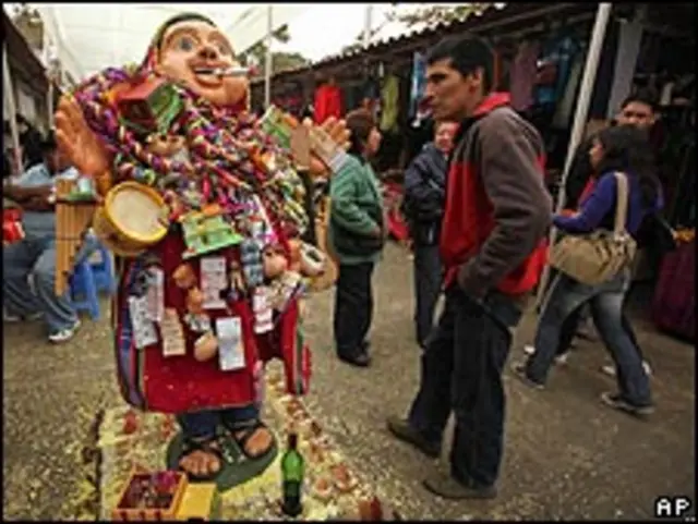 ¿A quién le da más suerte el Ekeko? - BBC News Mundo