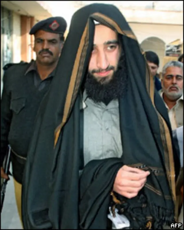 Bombas líquidas: la conexión con al-Qaeda - BBC News Mundo