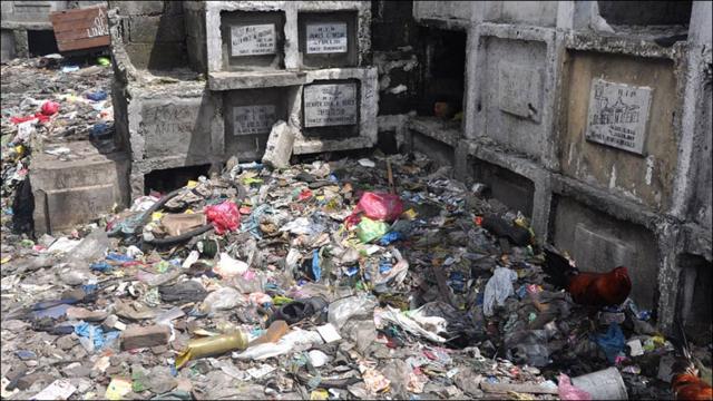 Viviendo entre los muertos en un cementerio de Manila - BBC News Mundo