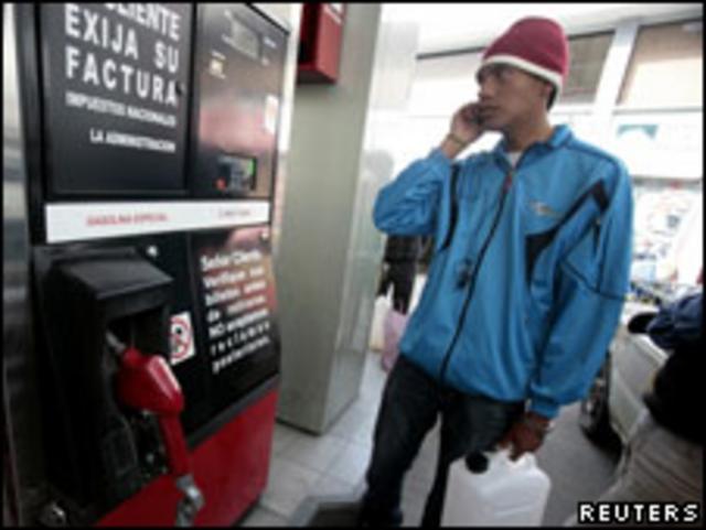 El precio social y político del "gasolinazo" en Bolivia - BBC News Mundo